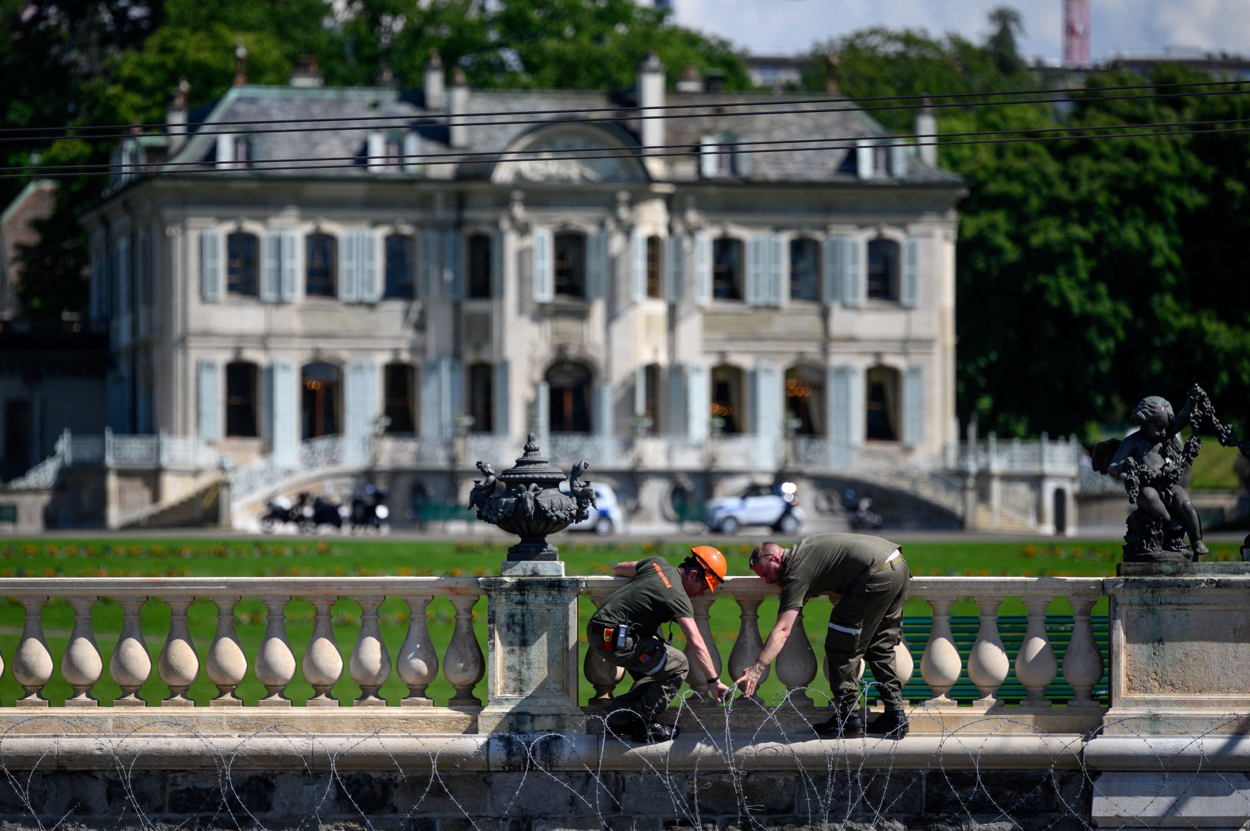 Ashley Parker - The Washington Post