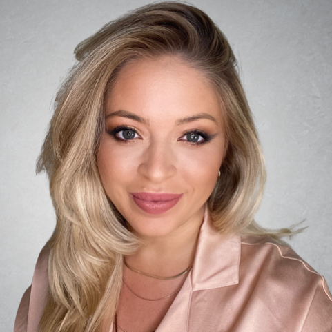 Caroline Cole's Instagram, Twitter & Facebook on IDCrawl