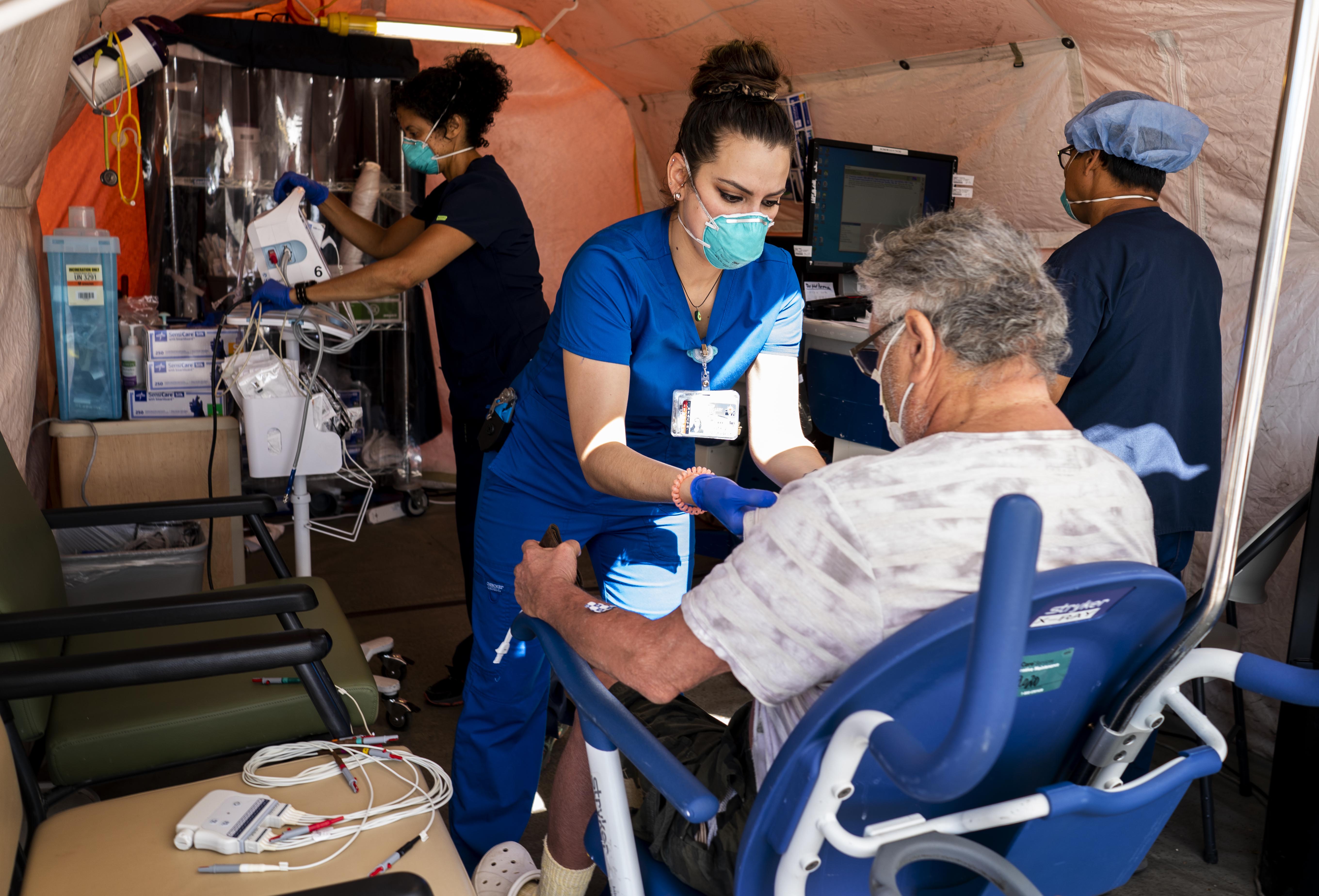Coronavirus on the border: California hospitals overwhelmed by patients ...