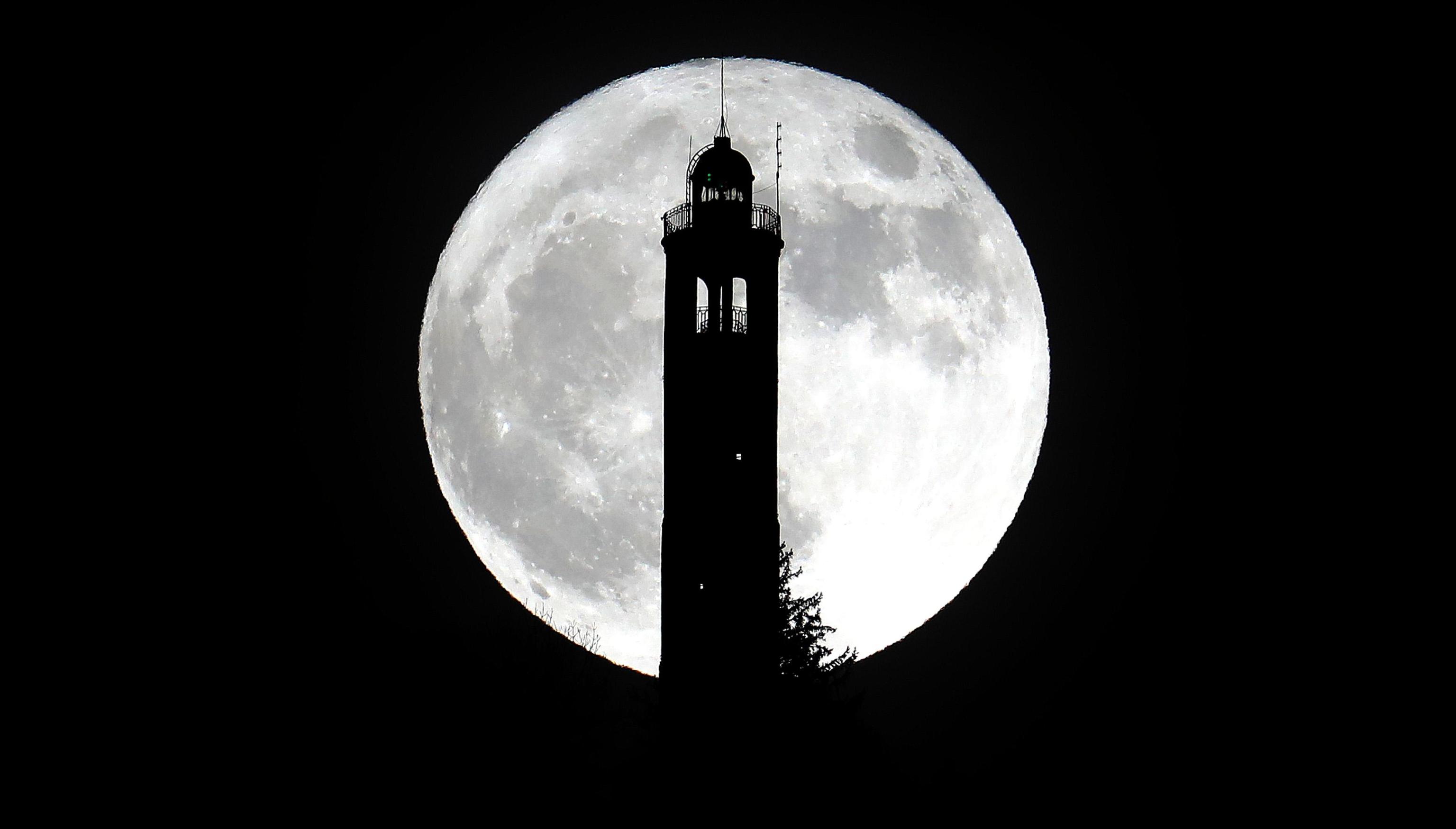2017 Super Moon Supermoon 2017: This Weekend's Full Moon Is The
