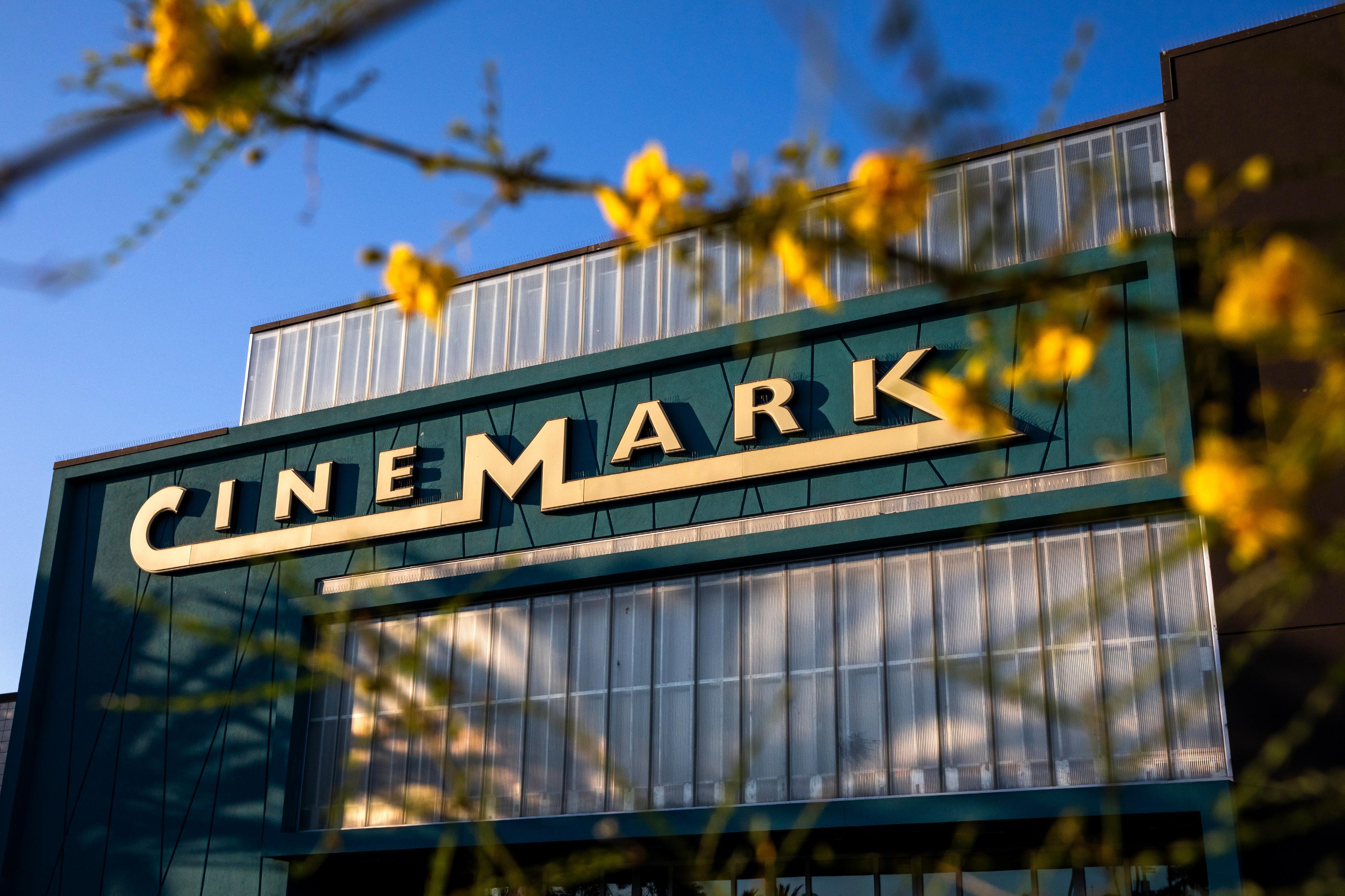 Cinemark Movie Theatre 60 Photos - Moonagedaydream.film