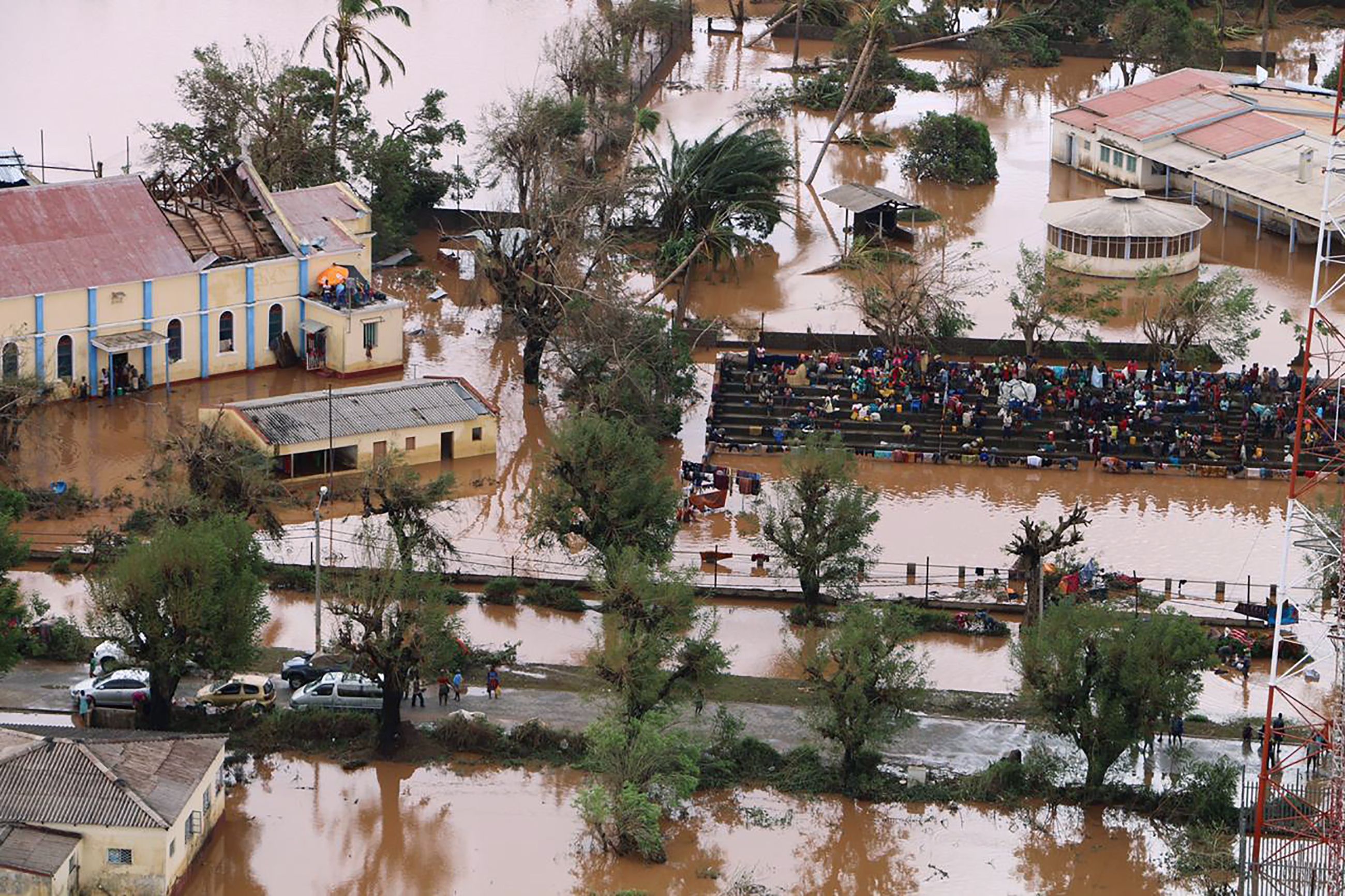 Cyclone Idai: Hundreds are dead as rescue efforts stall in Mozambique ...