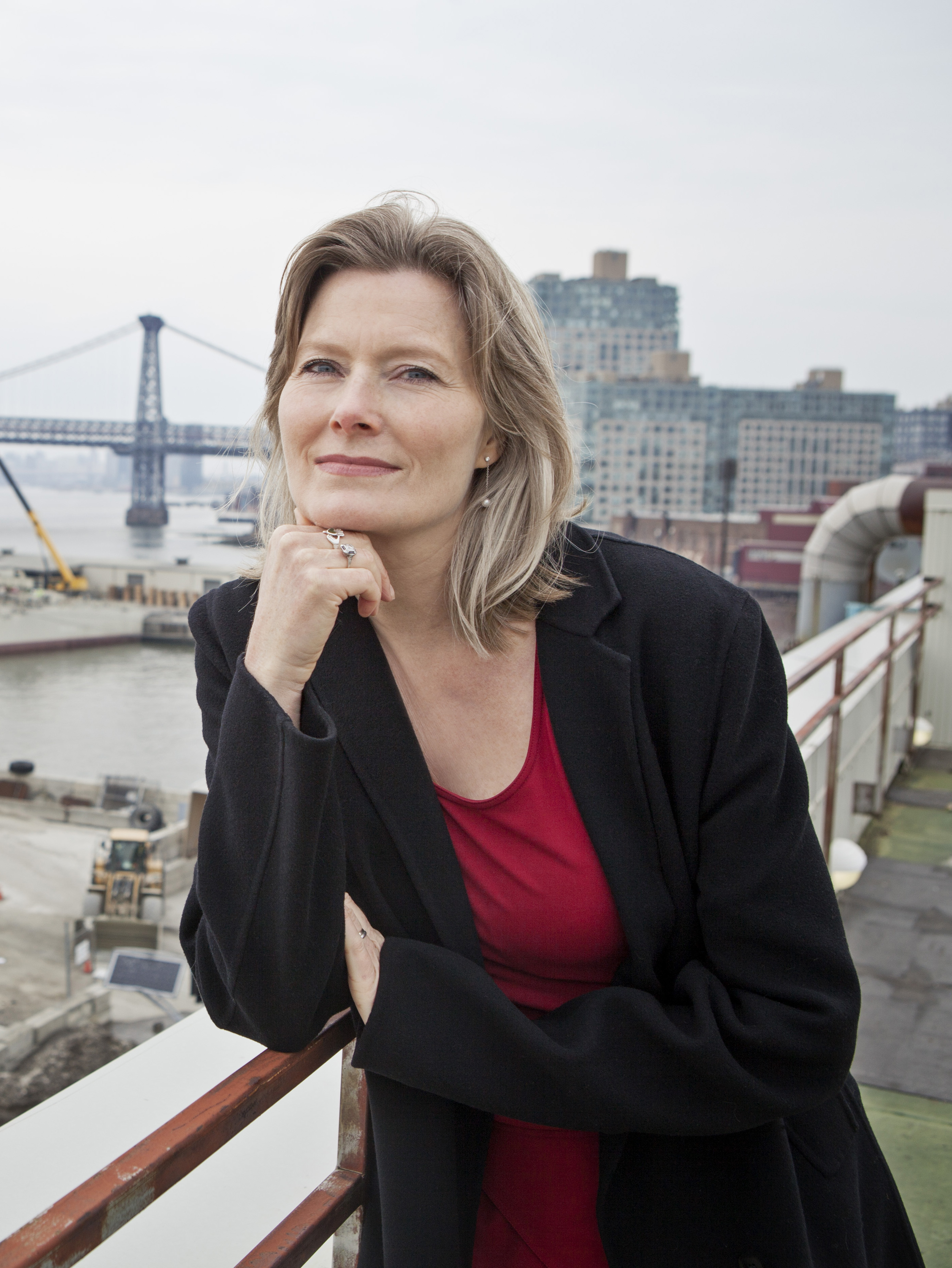 In ‘Manhattan Beach,’ Jennifer Egan’s heroine dives deep for family ...