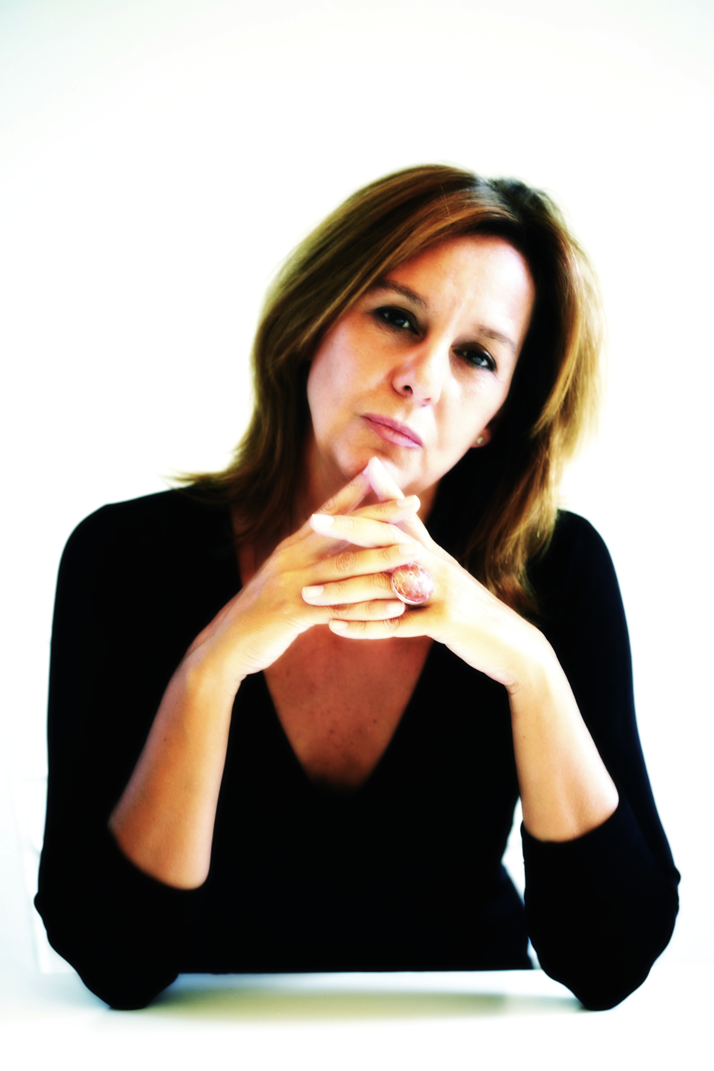 If you enjoy Netflix’s ‘The Time in Between,’ you’ll love María Dueñas ...