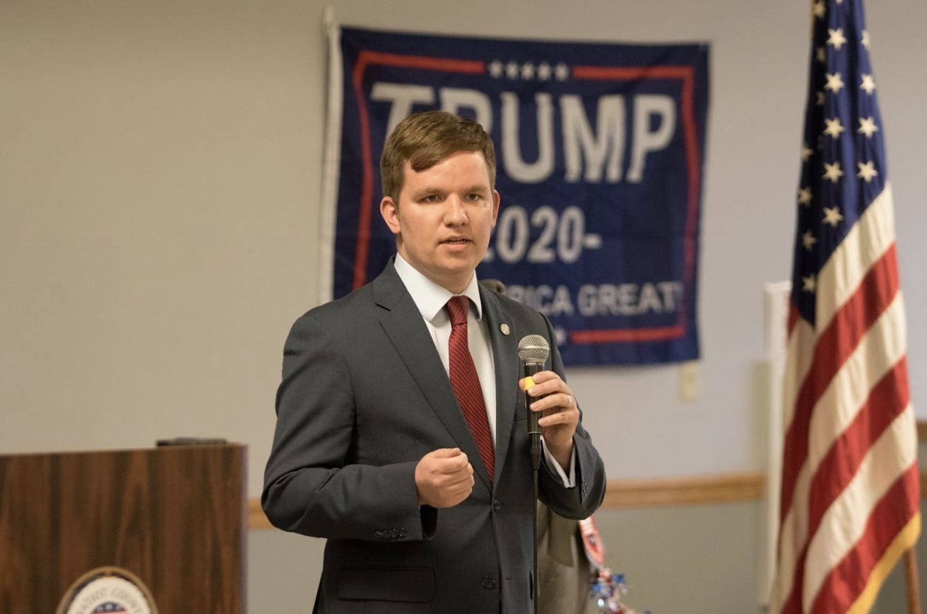 Justin Amash, tea party star, earns primary challenge for backing ...