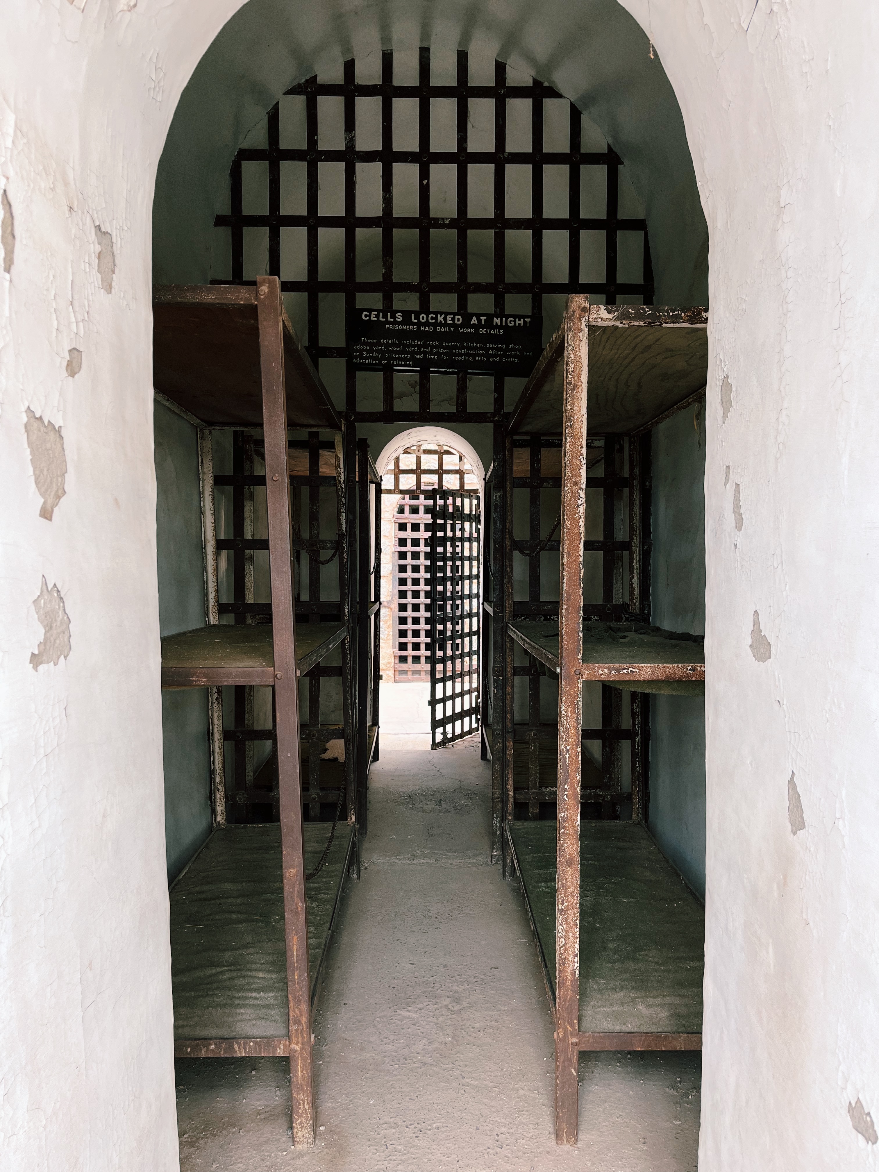 Pin By Yunpu Hu On Prison Road Prison Alley 140+ Young Man Breaking