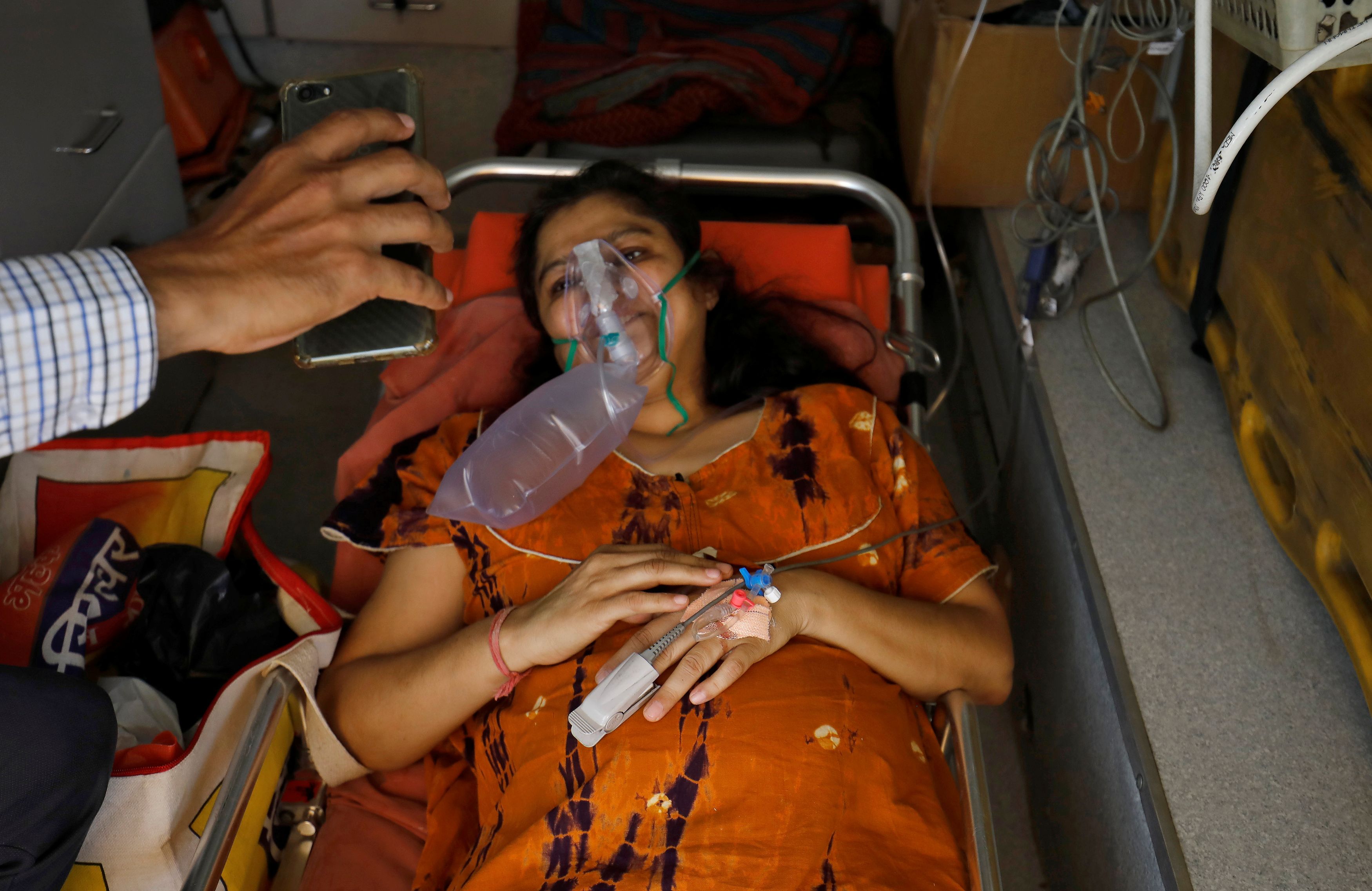 Americans help relatives sick with covid in India find oxygen - The ...