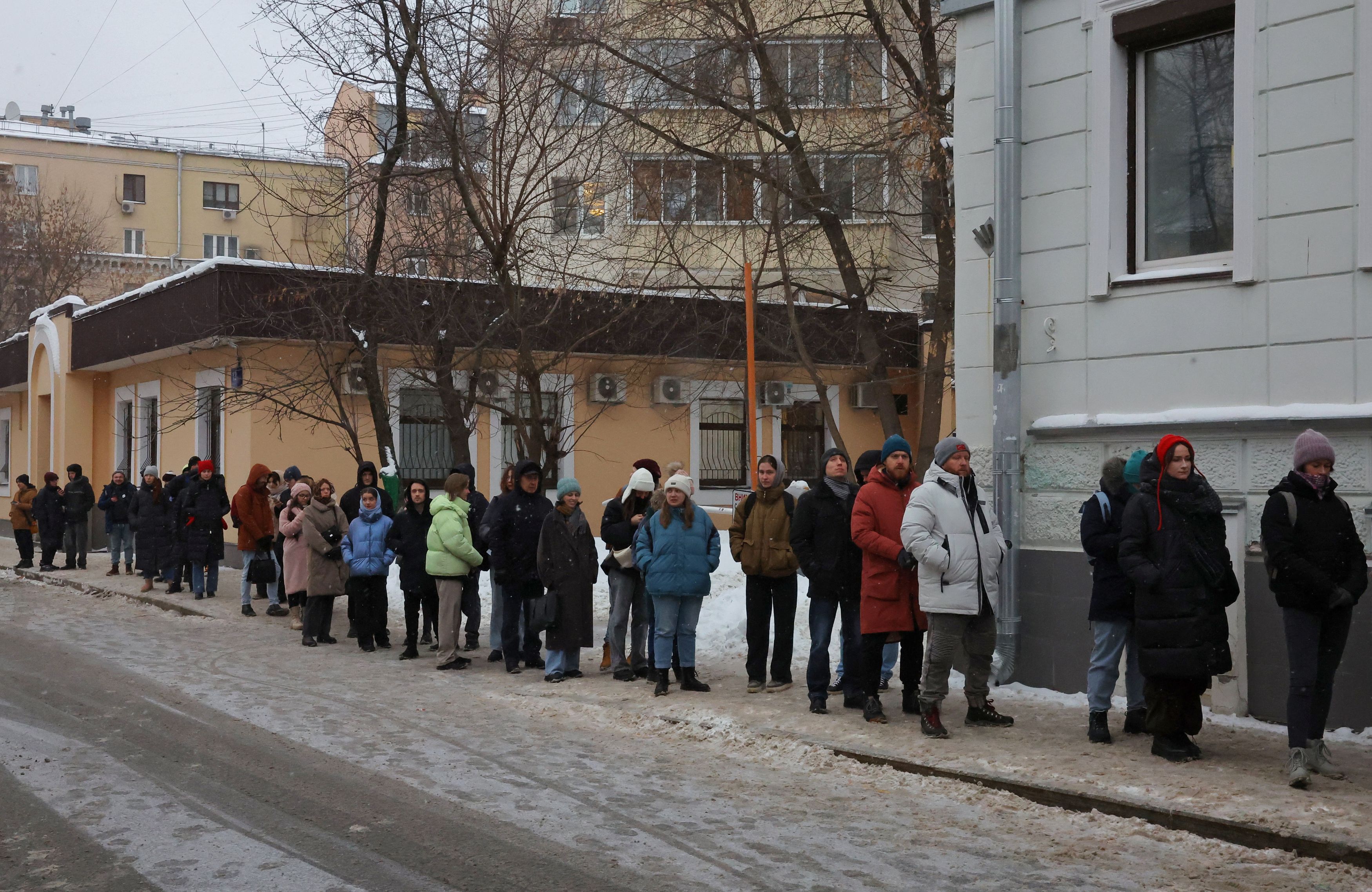 This man wants to run against Putin. Thousands of Russians are helping ...